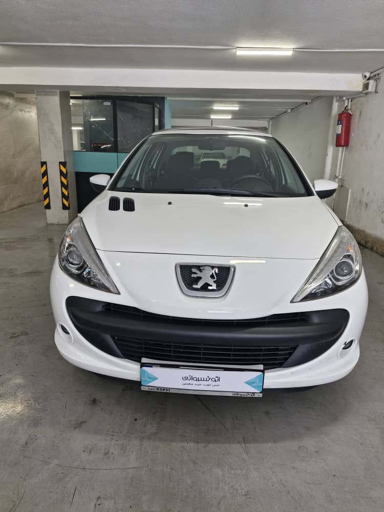 خرید و فروش قسطی خودرو پژو 207 TU5 پانوراما اتوماتیک سفید مدل 1400 کارکرده | اتوخسروانی